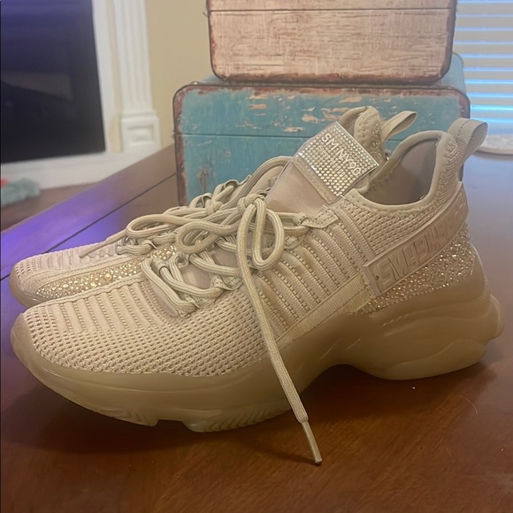 Steve Madden | Shoes | Steve Madden Cream Sneakers Modern Knit Design ...